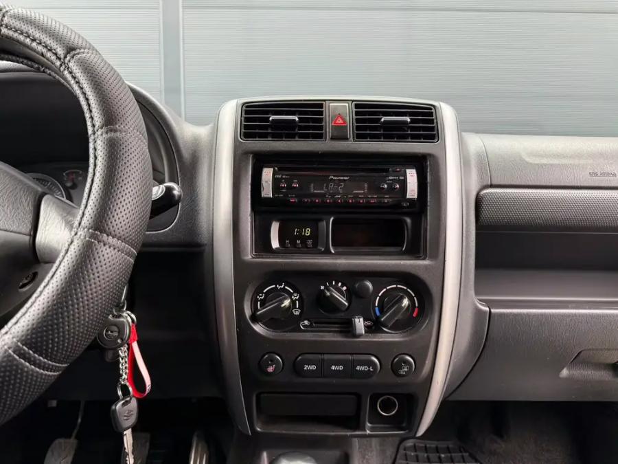 Zaļš Suzuki Jimny 2006 Rīga, ar dzinēja tilpumu 1.30 L un nobraukumu 256 tūkst. km par 5290 €, foto 14 vietnē AUTOMOTO.COM.LV