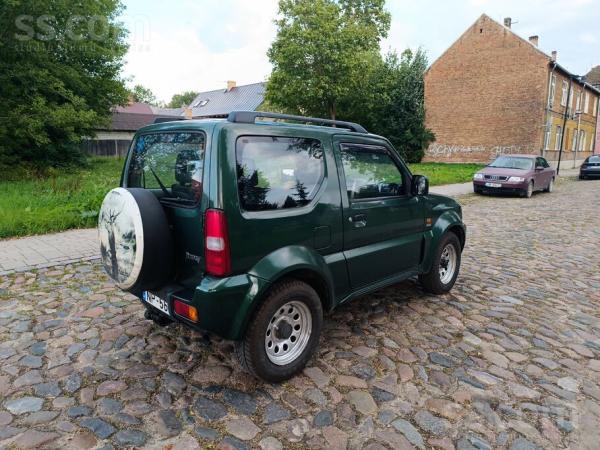 Green Suzuki Jimny 2010 in Jelgava, with an engine capacity of 1.50 L and mileage of 0 thousand km for 5490 €, photo 3 on AUTOMOTO.COM.LV