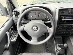 Zaļš Suzuki Jimny 2010 Rīga, ar dzinēja tilpumu 1.30 L un nobraukumu 233 tūkst. km par 7400 €, foto 20 vietnē AUTOMOTO.COM.LV