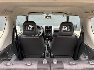 Zaļš Suzuki Jimny 2010 Rīga, ar dzinēja tilpumu 1.30 L un nobraukumu 233 tūkst. km par 7400 €, foto 28 vietnē AUTOMOTO.COM.LV