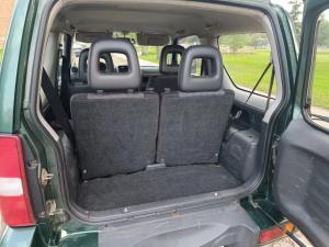 Green Suzuki Jimny 2010 in Riga, with an engine capacity of 1.50 L and mileage of 189 thousand km for 7990 €, photo 16 on AUTOMOTO.COM.LV