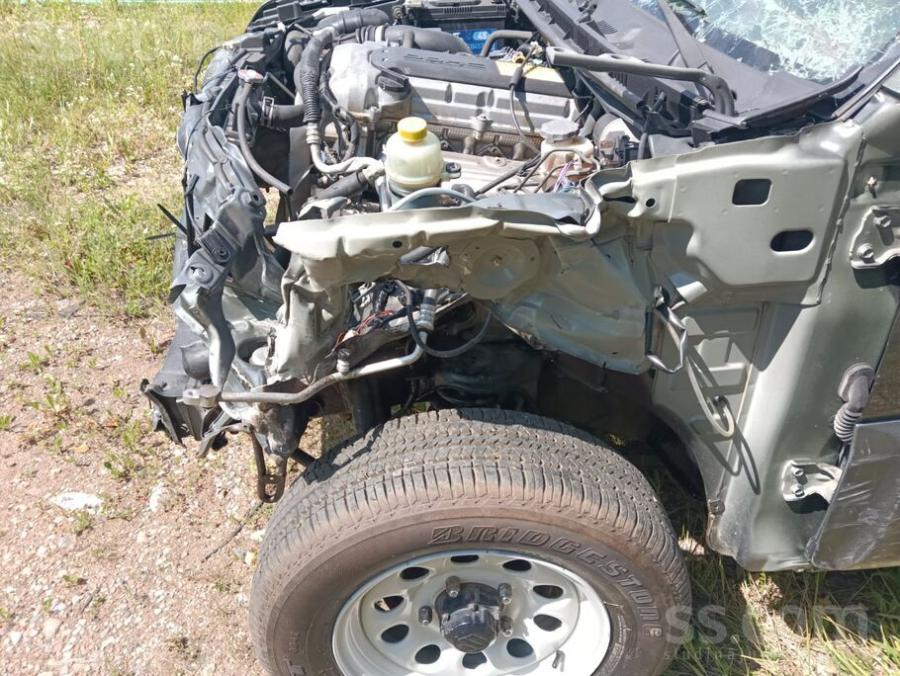 Zaļš Suzuki Jimny 2017 Madona, ar dzinēja tilpumu 1.30 L un nobraukumu 135 tūkst. km par 3950 €, foto 6 vietnē AUTOMOTO.COM.LV