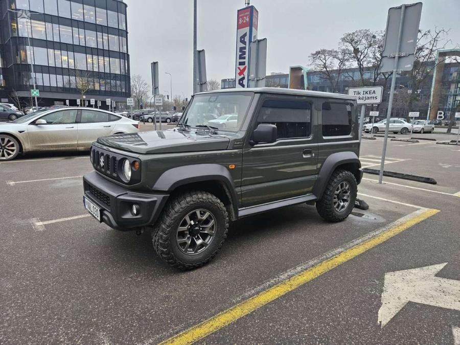 Green Suzuki Jimny 2022 in Kaunas, with an engine capacity of 1.46 L and mileage of 31 thousand km for 26500 €, photo 1 on AUTOMOTO.COM.LV