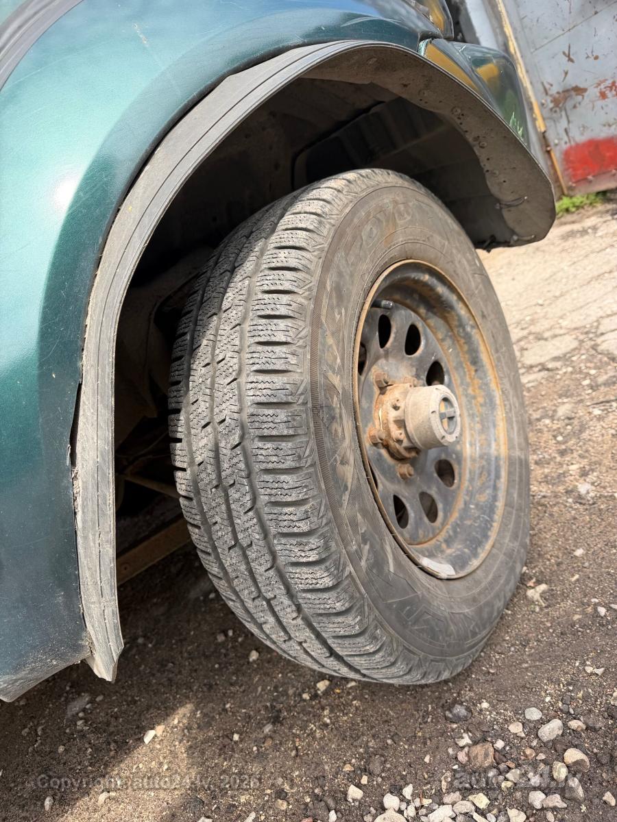 Zaļš Suzuki Jimny 2003 Tallina, ar dzinēja tilpumu 1.30 L un nobraukumu 186 tūkst. km par 1900 €, foto 8 vietnē AUTOMOTO.COM.LV