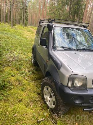 Pelēks Suzuki Jimny 2003 Tukums, ar dzinēja tilpumu 1.30 L un nobraukumu 71 tūkst. km par 4500 €, foto 4 vietnē AUTOMOTO.COM.LV