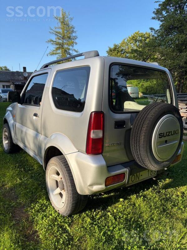 Grey Suzuki Jimny 2005 in Bauska, with an engine capacity of 1.30 L and mileage of 105 thousand km for 4490 €, photo 4 on AUTOMOTO.COM.LV