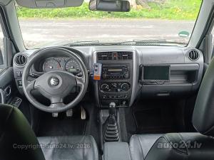 Grey Suzuki Jimny 2006 in Tallinn, with an engine capacity of 1.30 L and mileage of 174 thousand km for 6500 €, photo 12 on AUTOMOTO.COM.LV