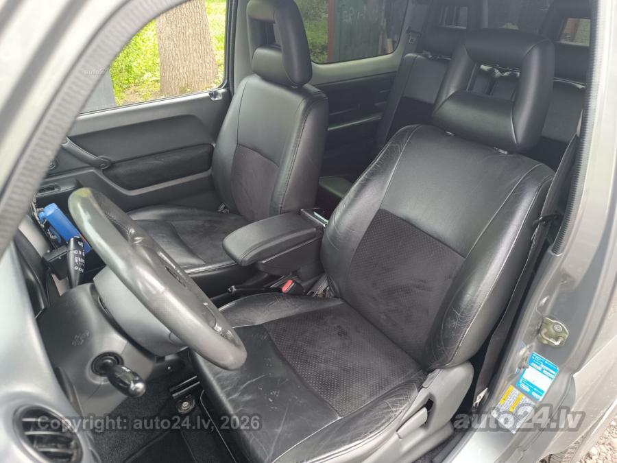 Grey Suzuki Jimny 2006 in Tallinn, with an engine capacity of 1.30 L and mileage of 174 thousand km for 6500 €, photo 14 on AUTOMOTO.COM.LV