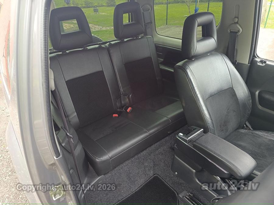 Grey Suzuki Jimny 2006 in Tallinn, with an engine capacity of 1.30 L and mileage of 174 thousand km for 6500 €, photo 16 on AUTOMOTO.COM.LV