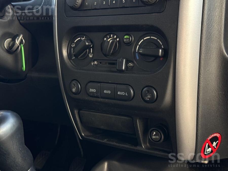 Grey Suzuki Jimny 2006 in Riga, with an engine capacity of 1.30 L and mileage of 146 thousand km for 9400 €, photo 20 on AUTOMOTO.COM.LV