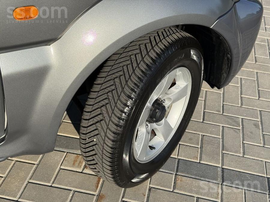 Grey Suzuki Jimny 2006 in Riga, with an engine capacity of 1.30 L and mileage of 146 thousand km for 9400 €, photo 26 on AUTOMOTO.COM.LV