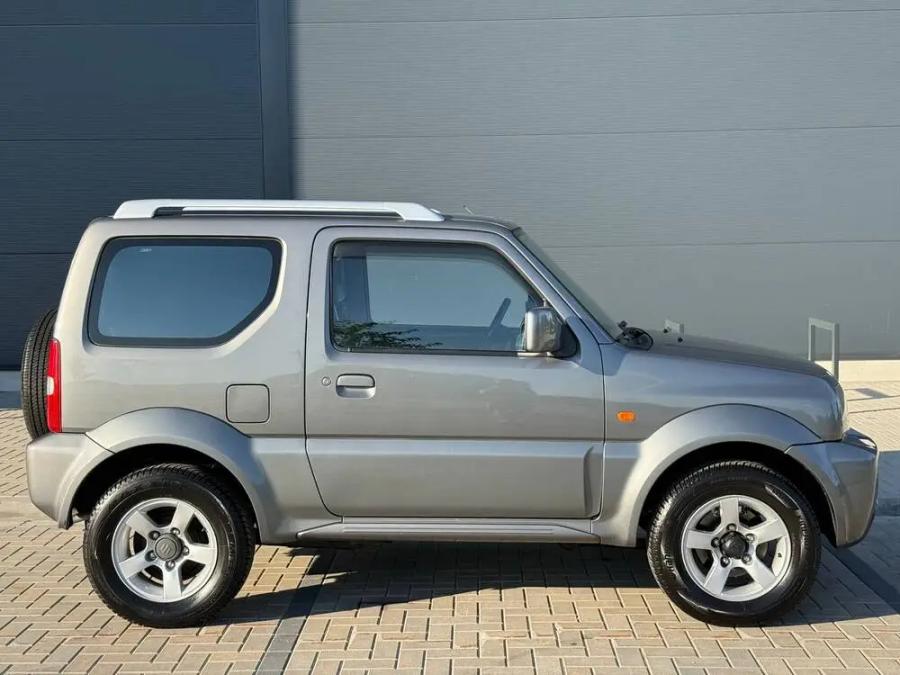 Grey Suzuki Jimny 2006 in Riga, with an engine capacity of 1.30 L and mileage of 146 thousand km for 9400 €, photo 3 on AUTOMOTO.COM.LV