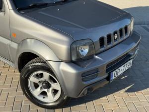 Grey Suzuki Jimny 2006 in Riga, with an engine capacity of 1.30 L and mileage of 146 thousand km for 9400 €, photo 10 on AUTOMOTO.COM.LV