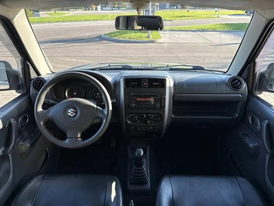 Grey Suzuki Jimny 2006 in Riga, with an engine capacity of 1.30 L and mileage of 146 thousand km for 9400 €, photo 11 on AUTOMOTO.COM.LV