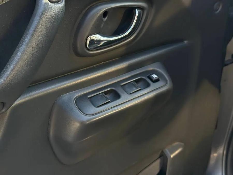 Grey Suzuki Jimny 2006 in Riga, with an engine capacity of 1.30 L and mileage of 146 thousand km for 9400 €, photo 18 on AUTOMOTO.COM.LV