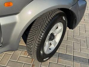 Grey Suzuki Jimny 2006 in Riga, with an engine capacity of 1.30 L and mileage of 146 thousand km for 9400 €, photo 26 on AUTOMOTO.COM.LV