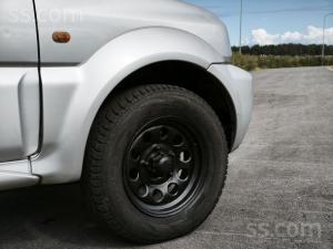 Pelēks Suzuki Jimny 2008 Rīga, ar dzinēja tilpumu 1.30 L un nobraukumu 246 tūkst. km par 4300 €, foto 8 vietnē AUTOMOTO.COM.LV