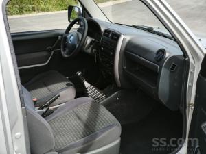 Pelēks Suzuki Jimny 2008 Rīga, ar dzinēja tilpumu 1.30 L un nobraukumu 246 tūkst. km par 4300 €, foto 11 vietnē AUTOMOTO.COM.LV