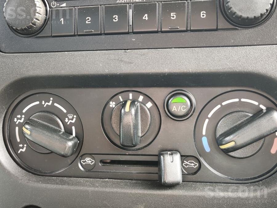 Pelēks Suzuki Jimny 2008 Rīga, ar dzinēja tilpumu 1.30 L un nobraukumu 246 tūkst. km par 4300 €, foto 16 vietnē AUTOMOTO.COM.LV