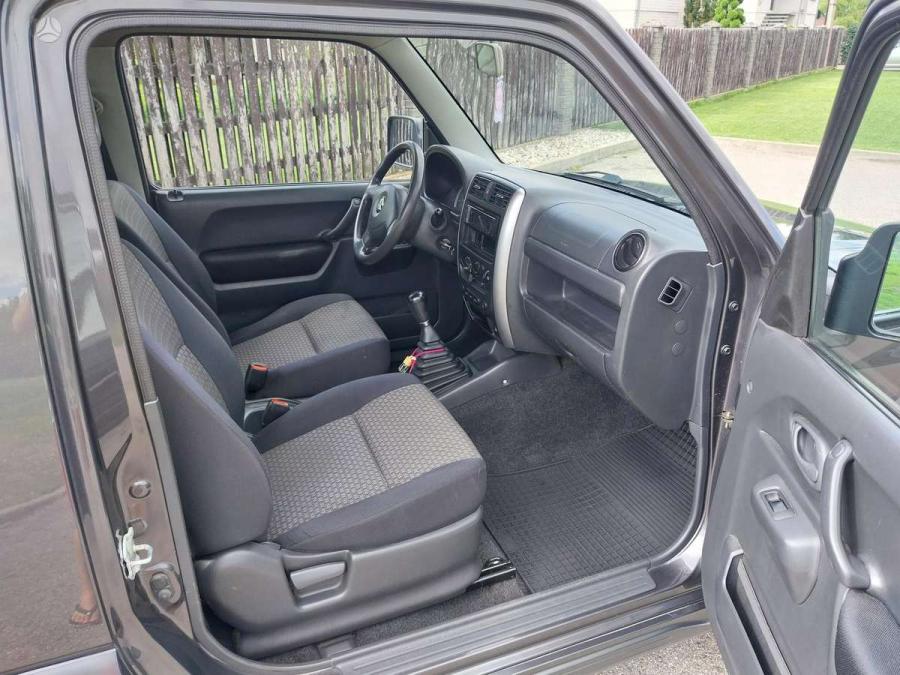 Pelēks Suzuki Jimny 2012 Marijampole, ar dzinēja tilpumu 1.33 L un nobraukumu 97 tūkst. km par 6900 €, foto 6 vietnē AUTOMOTO.COM.LV
