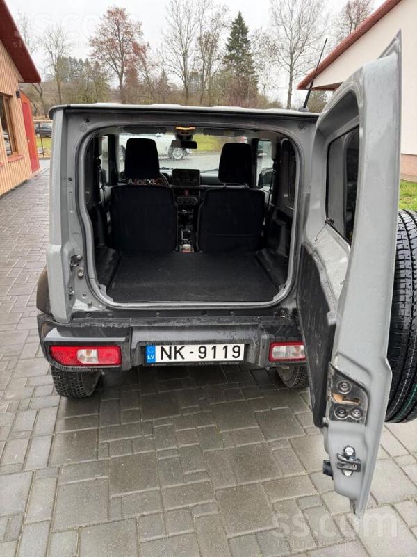Pelēks Suzuki Jimny 2022 Rīga, ar dzinēja tilpumu 1.50 L un nobraukumu 29 tūkst. km par 26000 €, foto 7 vietnē AUTOMOTO.COM.LV