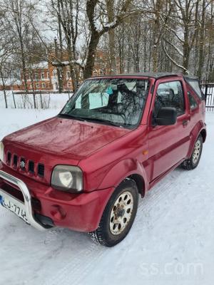 Sarkans Suzuki Jimny 2000 Madona, ar dzinēja tilpumu 1.30 L un nobraukumu 173 tūkst. km par 1750 €, foto  vietnē AUTOMOTO.COM.LV