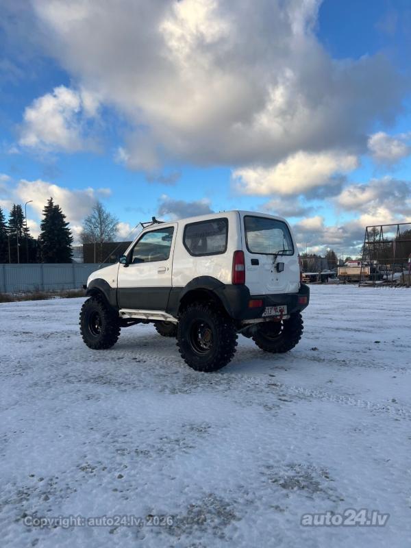 White Suzuki Jimny 2002 in Tallinn, with an engine capacity of 1.30 L and mileage of 0 thousand km for 5800 €, photo 5 on AUTOMOTO.COM.LV
