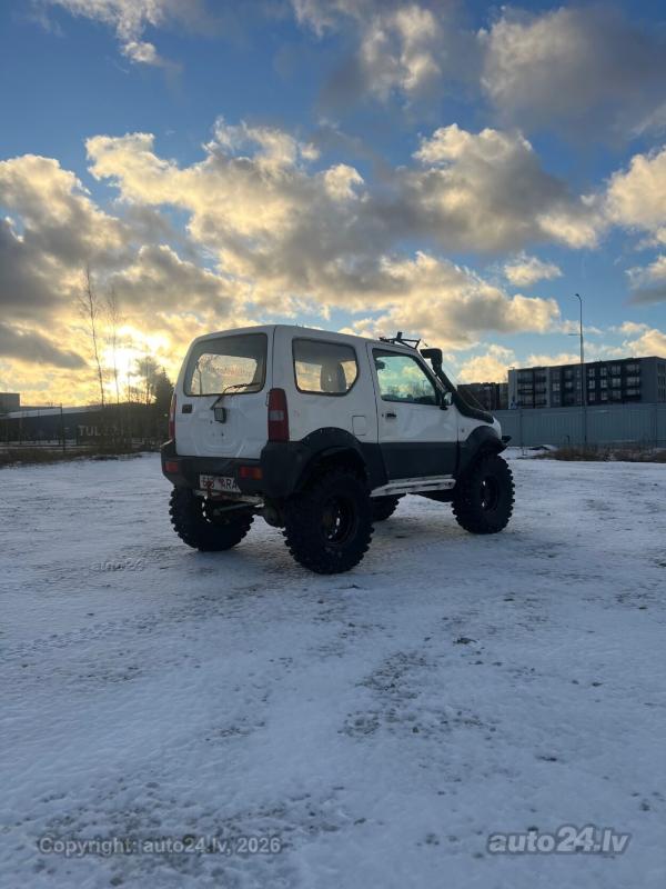 White Suzuki Jimny 2002 in Tallinn, with an engine capacity of 1.30 L and mileage of 0 thousand km for 5800 €, photo 7 on AUTOMOTO.COM.LV