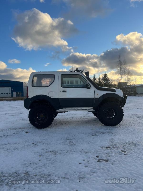 White Suzuki Jimny 2002 in Tallinn, with an engine capacity of 1.30 L and mileage of 0 thousand km for 5800 €, photo 8 on AUTOMOTO.COM.LV