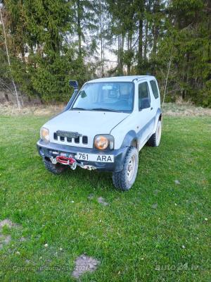 Balts Suzuki Jimny 2002 Tallina, ar dzinēja tilpumu 1.30 L un nobraukumu 232 tūkst. km par 5000 €, foto  vietnē AUTOMOTO.COM.LV