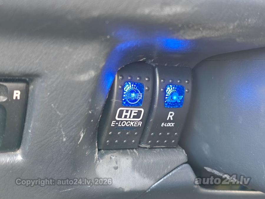 Balts Suzuki Jimny 2002 Jegeva, ar dzinēja tilpumu 1.30 L un nobraukumu 100 tūkst. km par 6999 €, foto 6 vietnē AUTOMOTO.COM.LV