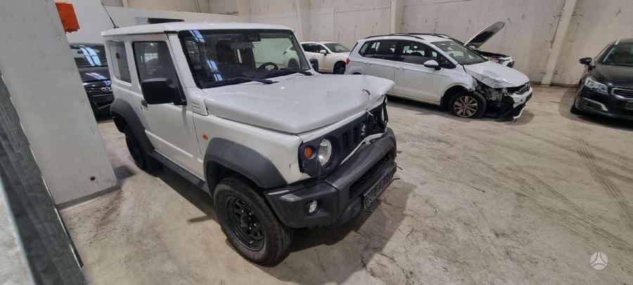 White Suzuki Jimny 2023 in Plunge, with an engine capacity of 1.46 L and mileage of 123 thousand km for 8900 €, photo 6 on AUTOMOTO.COM.LV