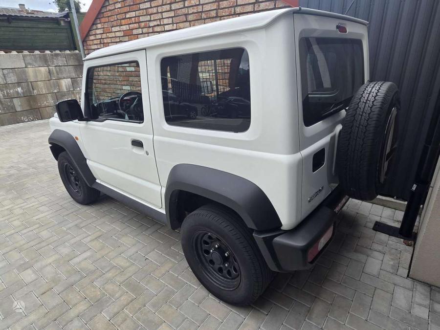 Balts Suzuki Jimny 2023 Kauņa, ar dzinēja tilpumu 1.46 L un nobraukumu 100 tūkst. km par 30499 €, foto 4 vietnē AUTOMOTO.COM.LV