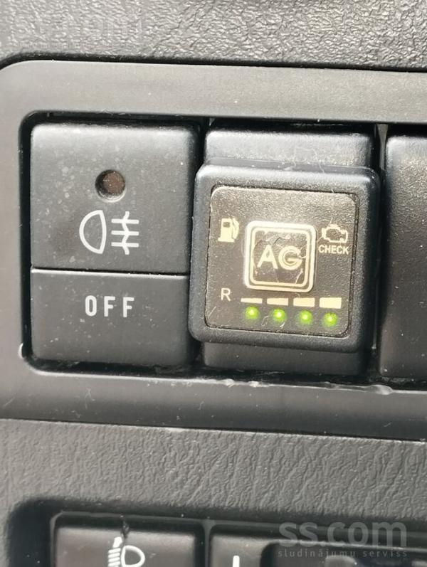 Dzeltens Suzuki Jimny 2007 Daugavpils, ar dzinēja tilpumu 1.30 L un nobraukumu 169 tūkst. km par 5000 €, foto 4 vietnē AUTOMOTO.COM.LV