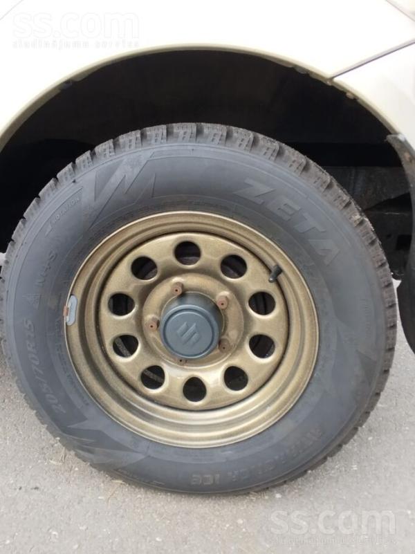 Dzeltens Suzuki Jimny 2007 Daugavpils, ar dzinēja tilpumu 1.30 L un nobraukumu 169 tūkst. km par 5000 €, foto 7 vietnē AUTOMOTO.COM.LV