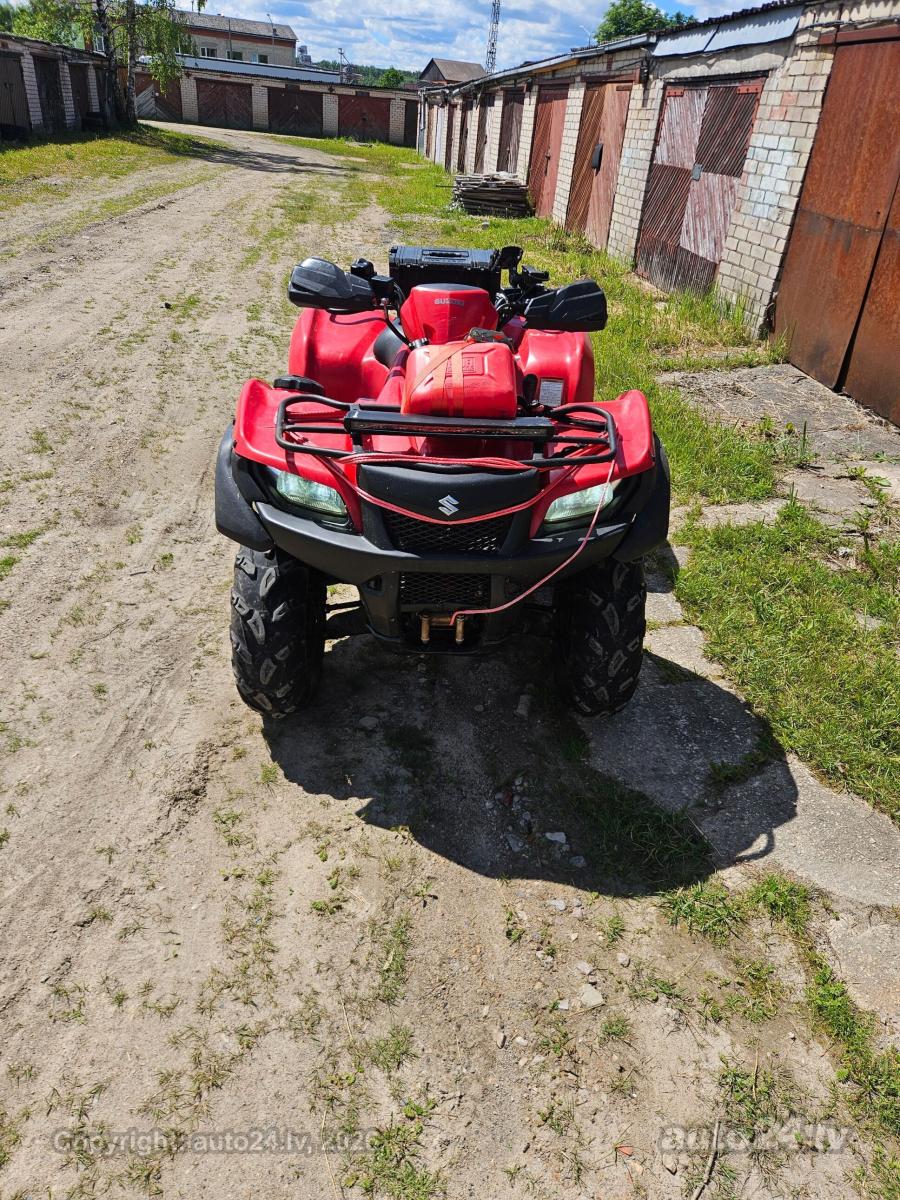 Красный Сузуки King Quad 2013 в Айзкраукле, объемом двигателя 0.50 л и пробегом 18 тыс. км за 5000 €, фото 1 на AUTOMOTO.COM.LV