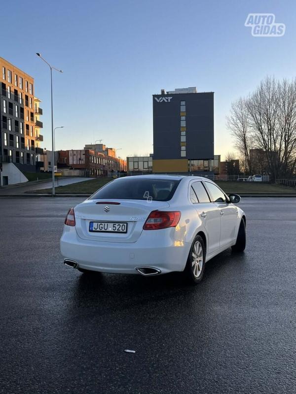 Suzuki Kizashi 2012 Viļņa, ar dzinēja tilpumu 2.40 L un nobraukumu 204 tūkst. km par 4500 €, foto 1 vietnē AUTOMOTO.COM.LV