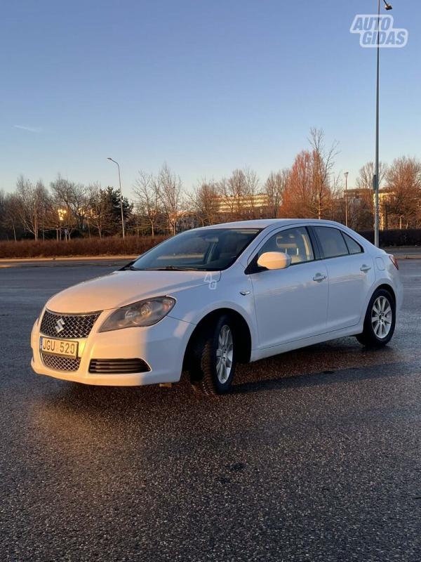 Suzuki Kizashi 2012 Viļņa, ar dzinēja tilpumu 2.40 L un nobraukumu 204 tūkst. km par 4500 €, foto 2 vietnē AUTOMOTO.COM.LV