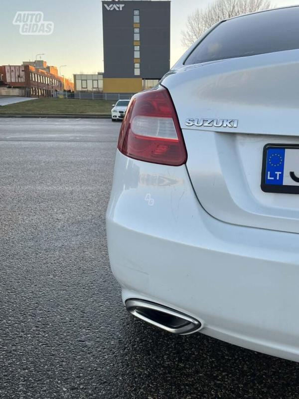 Suzuki Kizashi 2012 Viļņa, ar dzinēja tilpumu 2.40 L un nobraukumu 204 tūkst. km par 4500 €, foto 9 vietnē AUTOMOTO.COM.LV