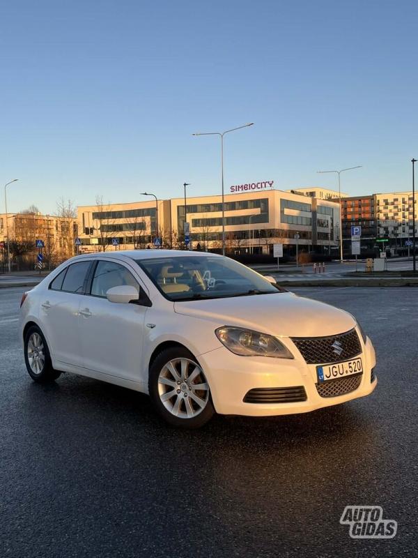 Suzuki Kizashi 2012 Viļņa, ar dzinēja tilpumu 2.40 L un nobraukumu 204 tūkst. km par 3800 €, foto 3 vietnē AUTOMOTO.COM.LV
