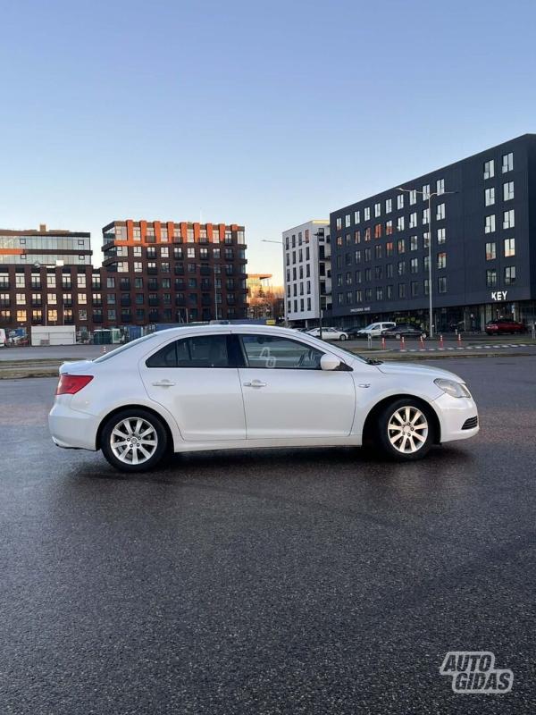 Suzuki Kizashi 2012 Viļņa, ar dzinēja tilpumu 2.40 L un nobraukumu 204 tūkst. km par 3800 €, foto 4 vietnē AUTOMOTO.COM.LV