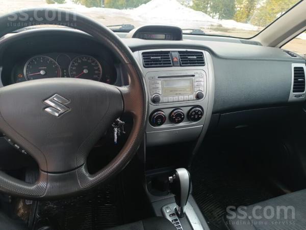 Melns Suzuki Liana 2005 Rēzekne, ar dzinēja tilpumu 1.60 L un nobraukumu 253 tūkst. km par 880 €, foto 8 vietnē AUTOMOTO.COM.LV