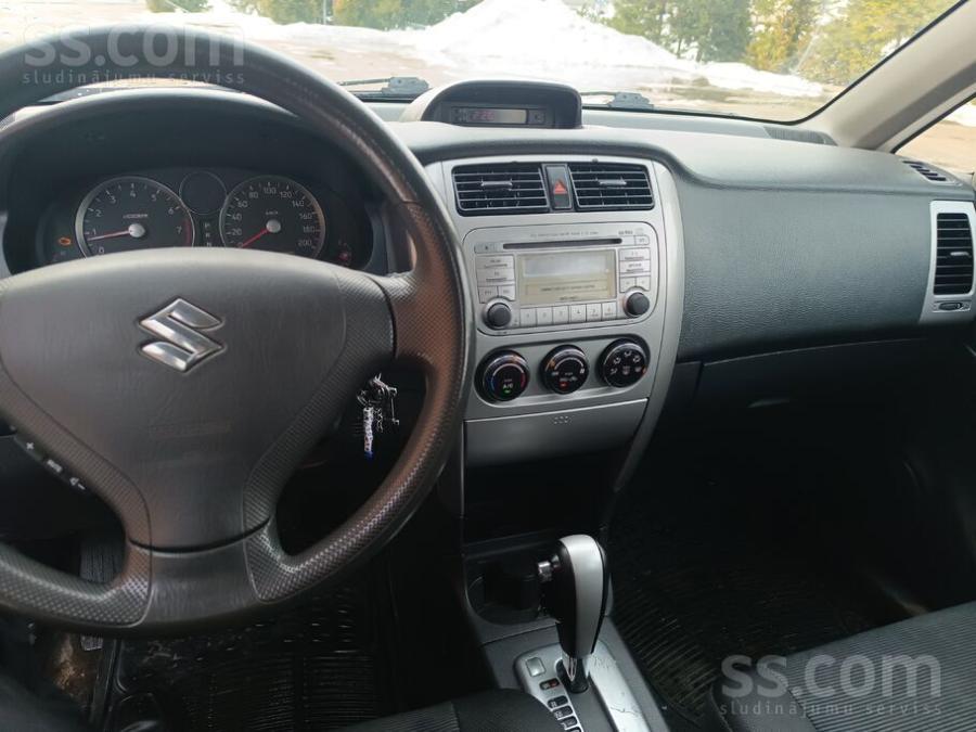 Melns Suzuki Liana 2005 Rēzekne, ar dzinēja tilpumu 1.60 L un nobraukumu 253 tūkst. km par 880 €, foto 9 vietnē AUTOMOTO.COM.LV