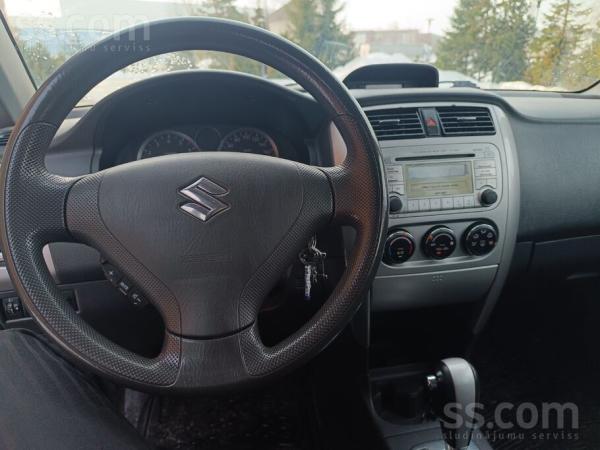 Melns Suzuki Liana 2005 Rēzekne, ar dzinēja tilpumu 1.60 L un nobraukumu 253 tūkst. km par 880 €, foto 9 vietnē AUTOMOTO.COM.LV