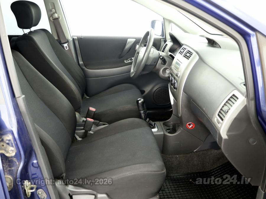 Blue Suzuki Liana 2006 in Tallinn, with an engine capacity of 1.60 L and mileage of 204 thousand km for 599 €, photo 7 on AUTOMOTO.COM.LV