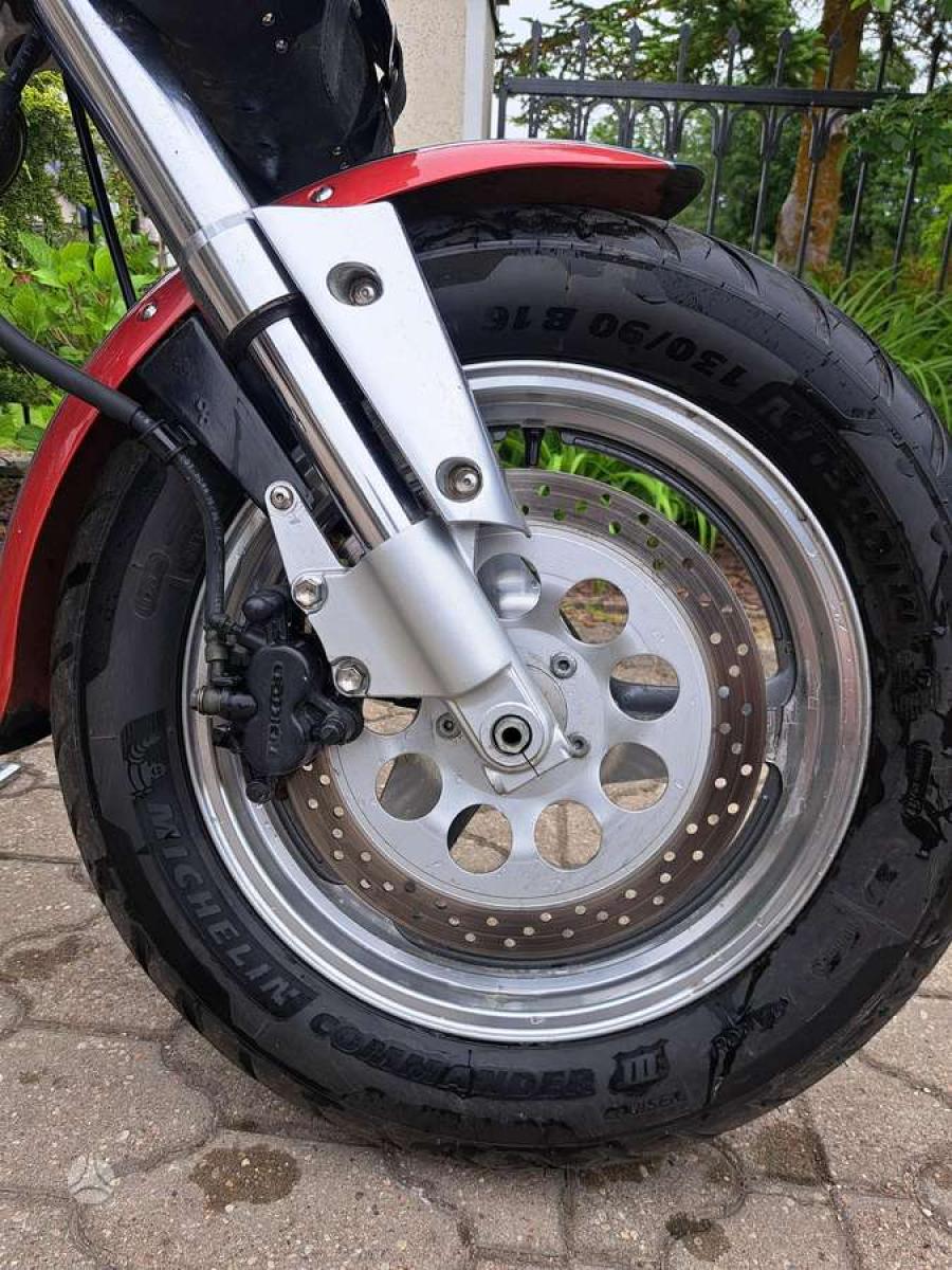Sarkans Suzuki Marauder 1997 Pasvalys, ar dzinēja tilpumu 0.80 L un nobraukumu 25 tūkst. km par 2650 €, foto 13 vietnē AUTOMOTO.COM.LV