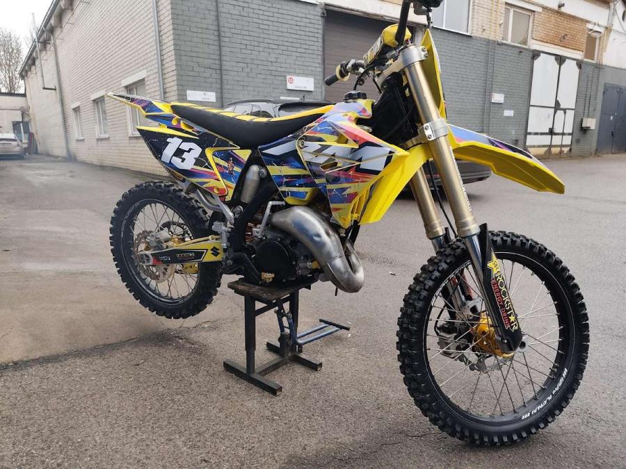 Suzuki RM 2006 Kauņa, ar dzinēja tilpumu 0.13 L un nobraukumu 18 tūkst. km par 2750 €, foto 2 vietnē AUTOMOTO.COM.LV