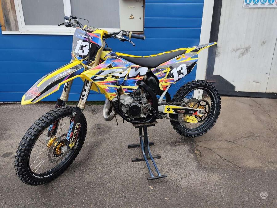 Suzuki RM 2006 Kauņa, ar dzinēja tilpumu 0.13 L un nobraukumu 18 tūkst. km par 2750 €, foto 3 vietnē AUTOMOTO.COM.LV