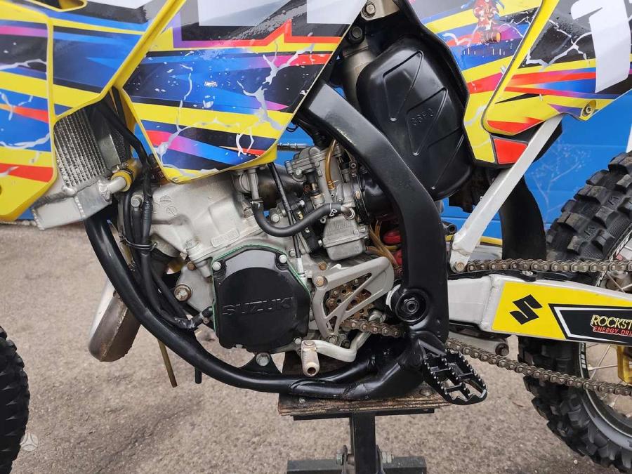 Suzuki RM 2006 Kauņa, ar dzinēja tilpumu 0.13 L un nobraukumu 18 tūkst. km par 2750 €, foto 5 vietnē AUTOMOTO.COM.LV