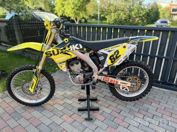 Сузуки RMZ 2007 в Валмиера, объемом двигателя 0.25 л и пробегом 0 тыс. км за 2000 €, фото 1 на AUTOMOTO.COM.LV